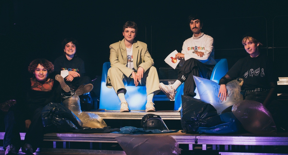 SCHREDDER21 bbshe: [bbb] - von blaulicht, bullen und benzinkanistern