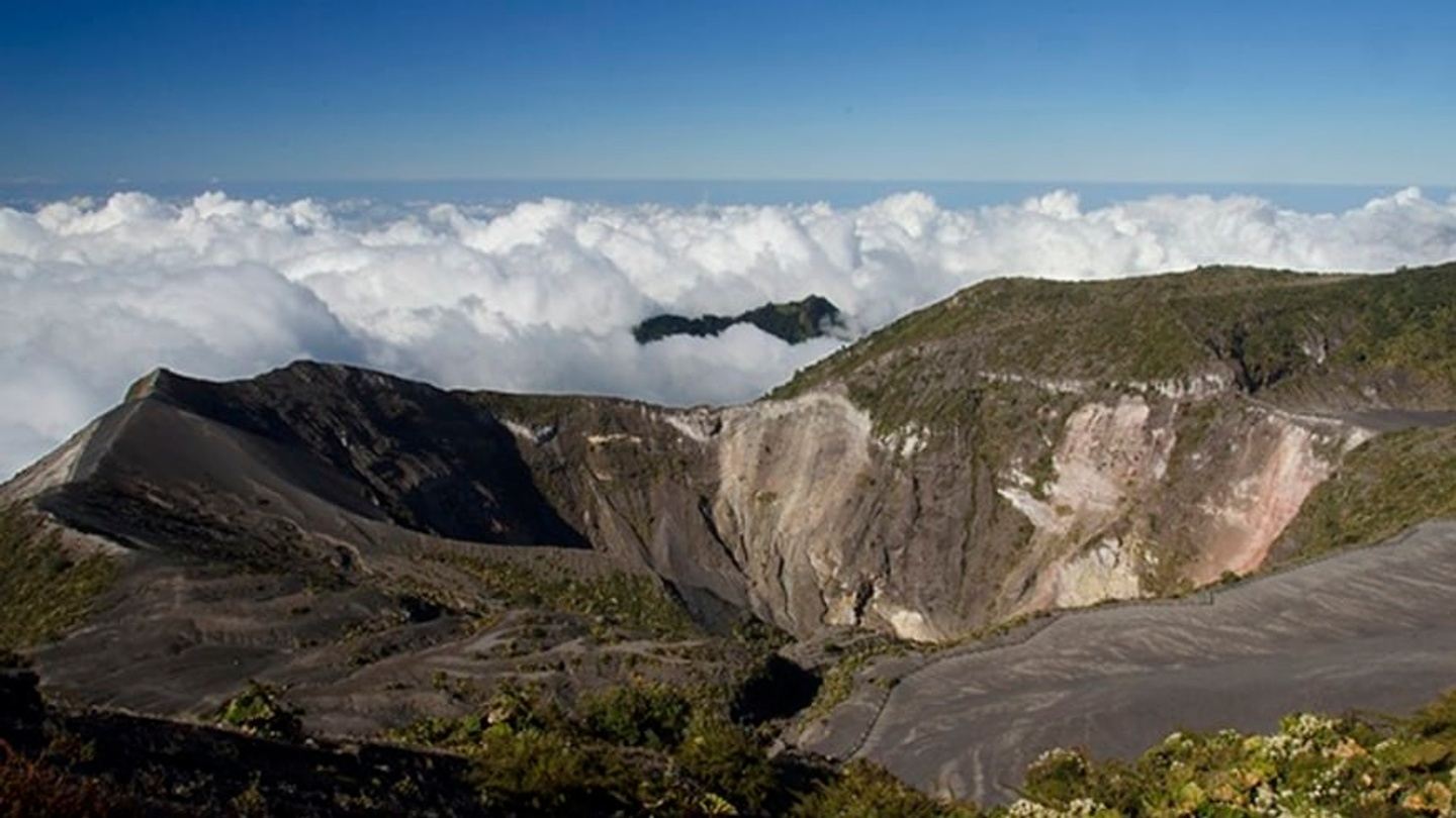 Irazu Volcano & Thermals Day Tour in Irazu Volcano & Thermals Day Tour