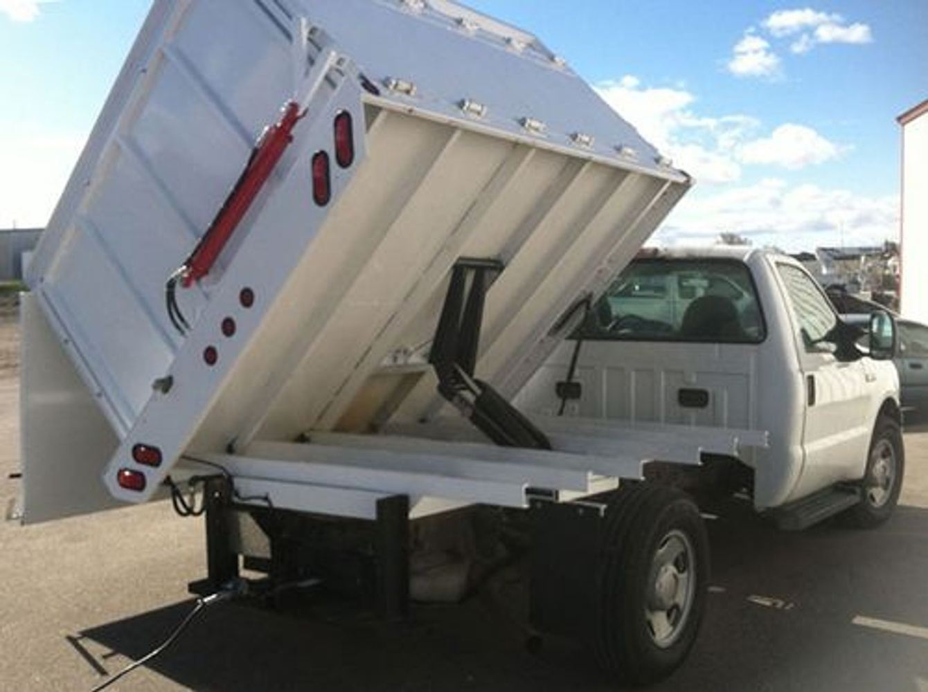 Side Dump Landscaping Body in 06290 Usagre, Badajoz, Spain