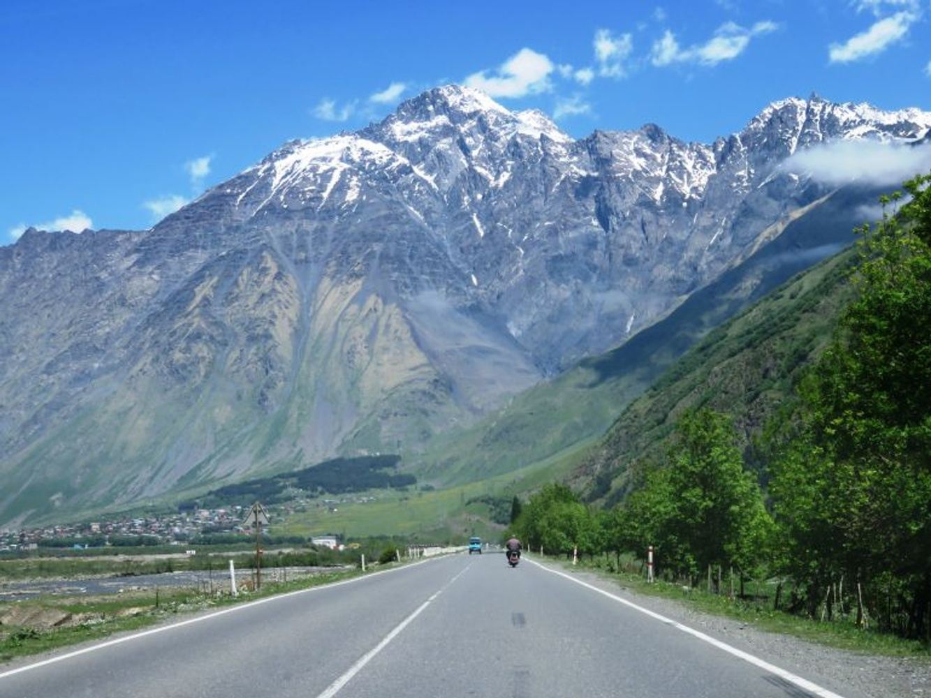 Full-day Kazbegi Tour in Stepantsminda, Georgia