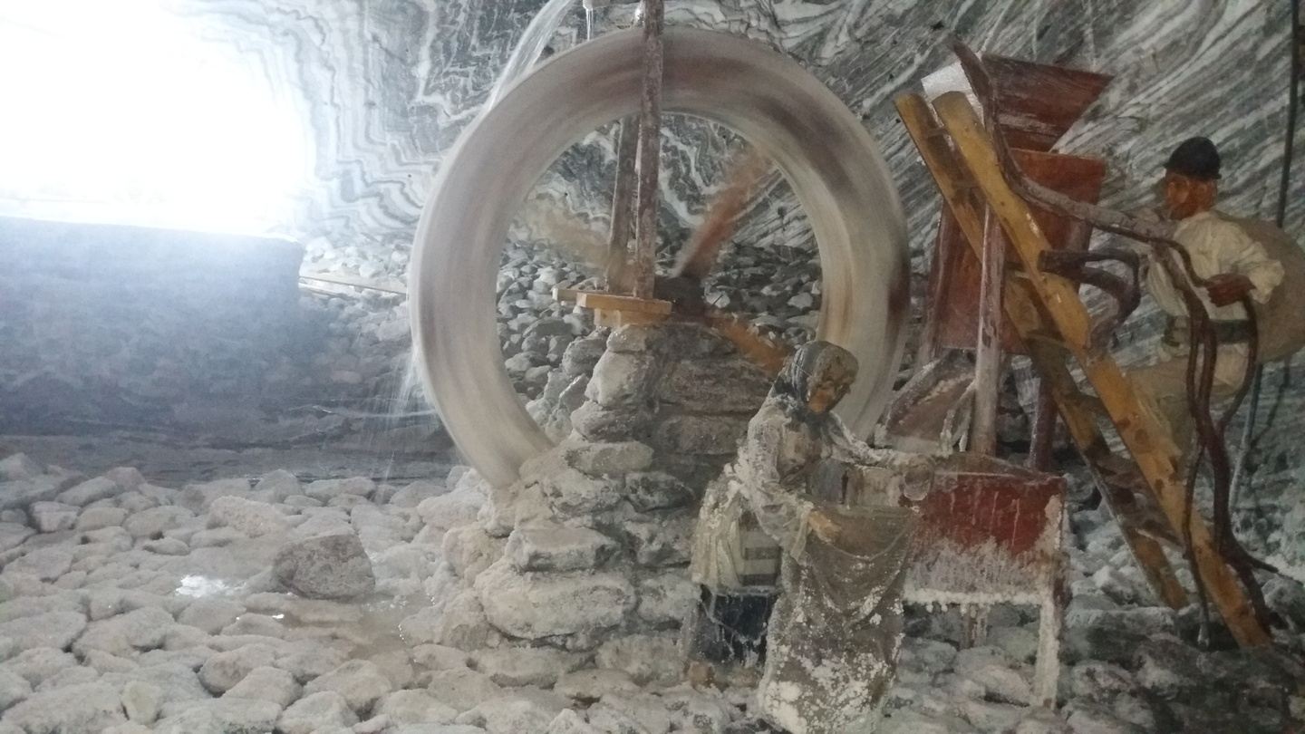 Salt Mine Day Trip in Ocnele Mari, România