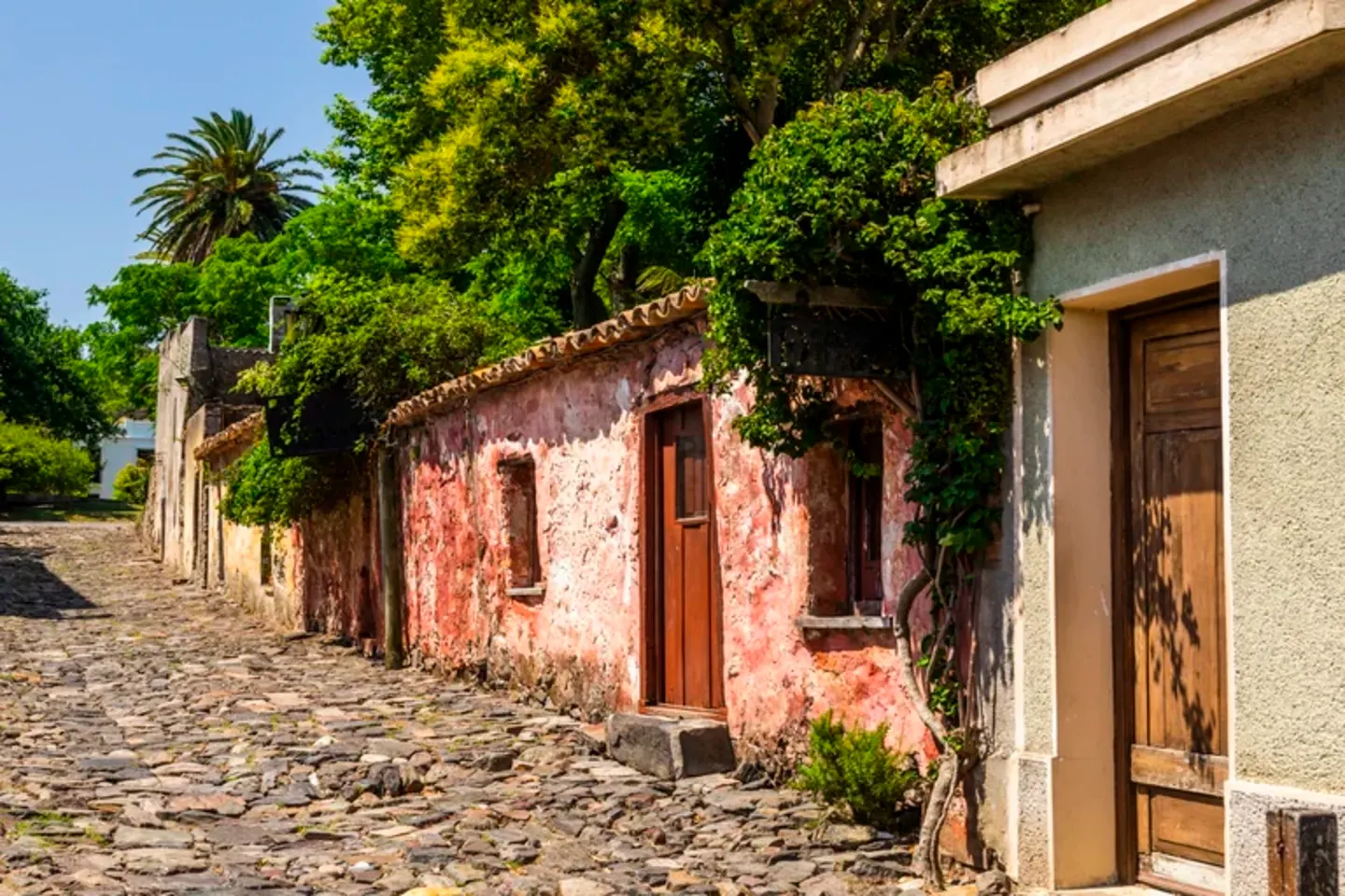 UY- Colonia - Barrio Historico and city tour in Colonia del Sacramento ...