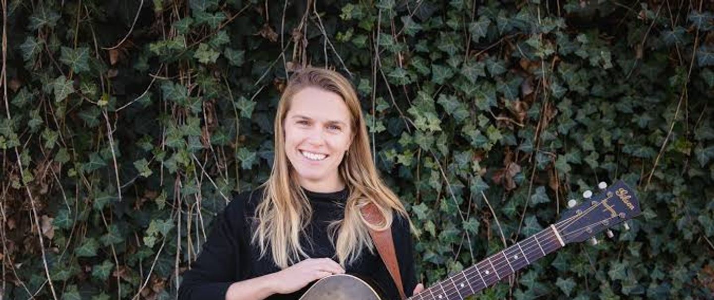 Beyond the Tartan with Caroline Cotter in Multidestination