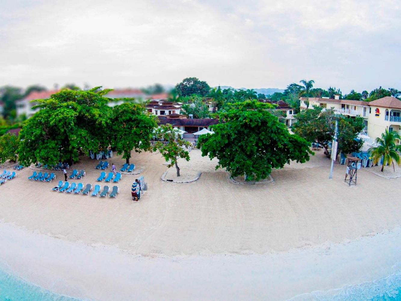 Coco La Palm Seaside Resort (AfroJam Jamaica) in Negril, Jamaica
