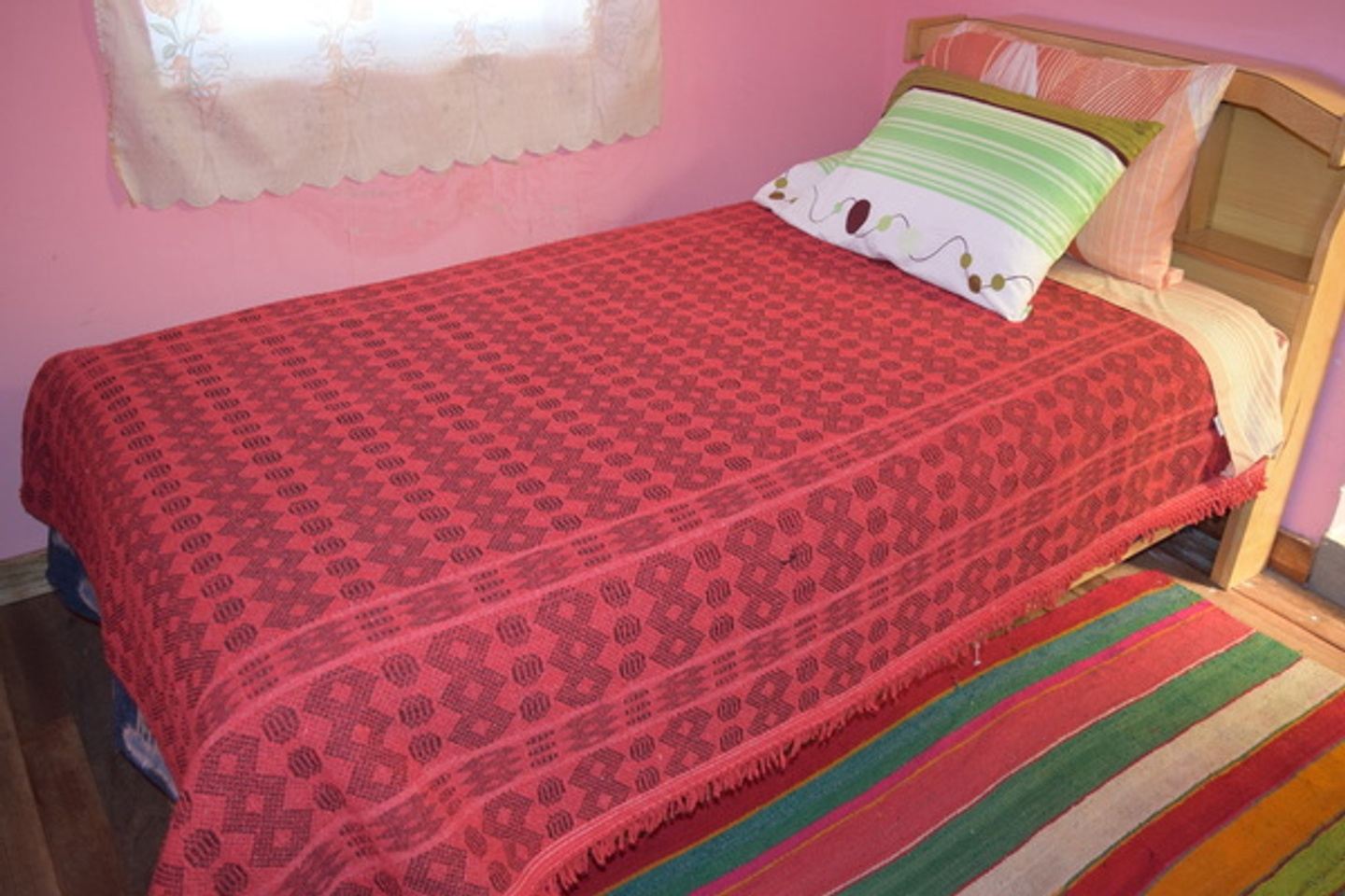 Matrimonial con Baño Compartido / Double Room with Shared Bathroom in ...