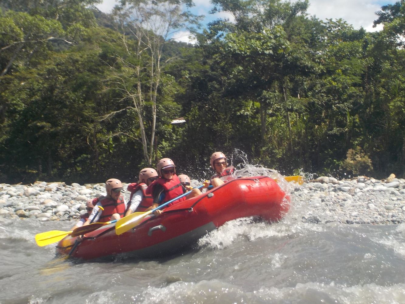Rafting Jatun Yacu River CLASS III in Tena, Ecuador