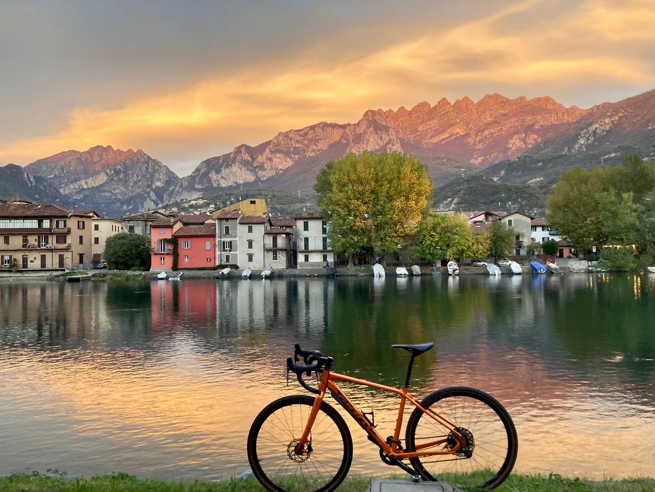 Lake Como Luxe: 5 Day Bike & Relaxation Tour in Lake Como, Italy
