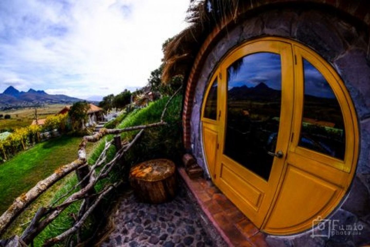 PACKAGE 3 DAYS & 2 NIGHTS HOBBIT in secret garden cotopaxi