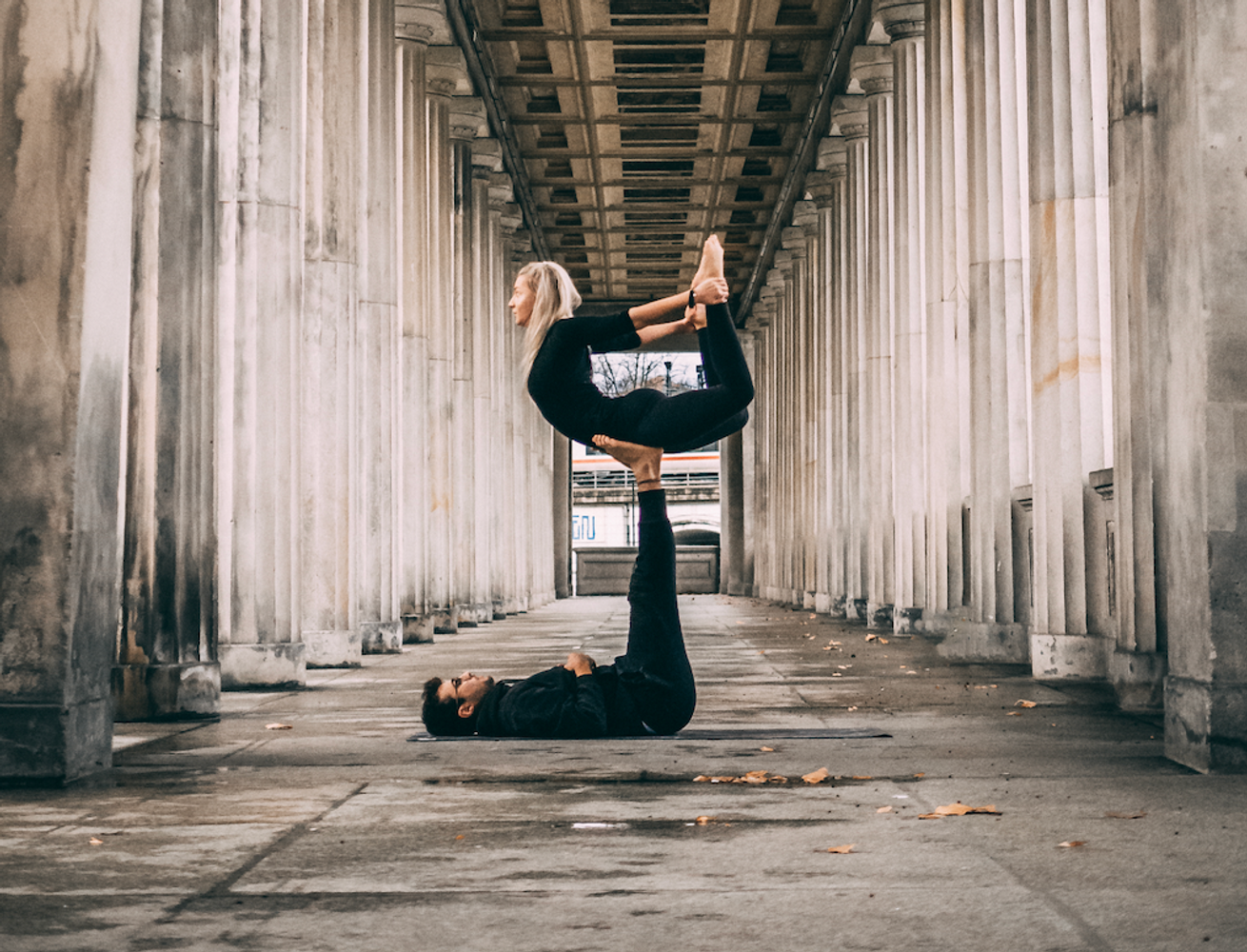 20h Acro Yoga Training Level 1 "Start to Fly" in Yogaweg 7, 32805 Horn ...