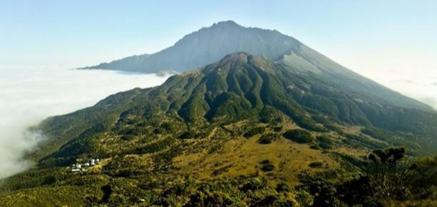 Momelaroute|Trek mount Meru 3 days Luxury Tour packages in Arusha, Tanzania
