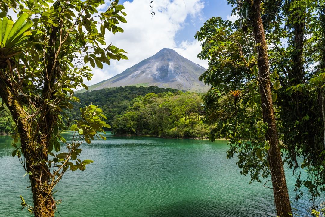 CR Post Volunteer Trip Excursion 4 Days/ 3 Nights Arenal Volcano in San ...